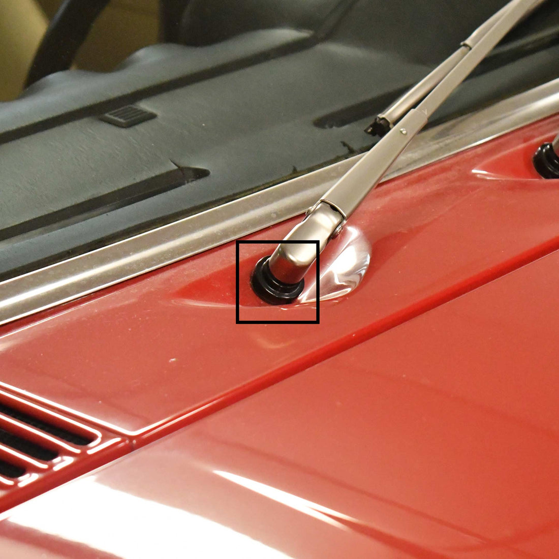 Wiper Arm Pivot Cap Genuine Mercedes - R107 SL and C107 SLC – Classic ...