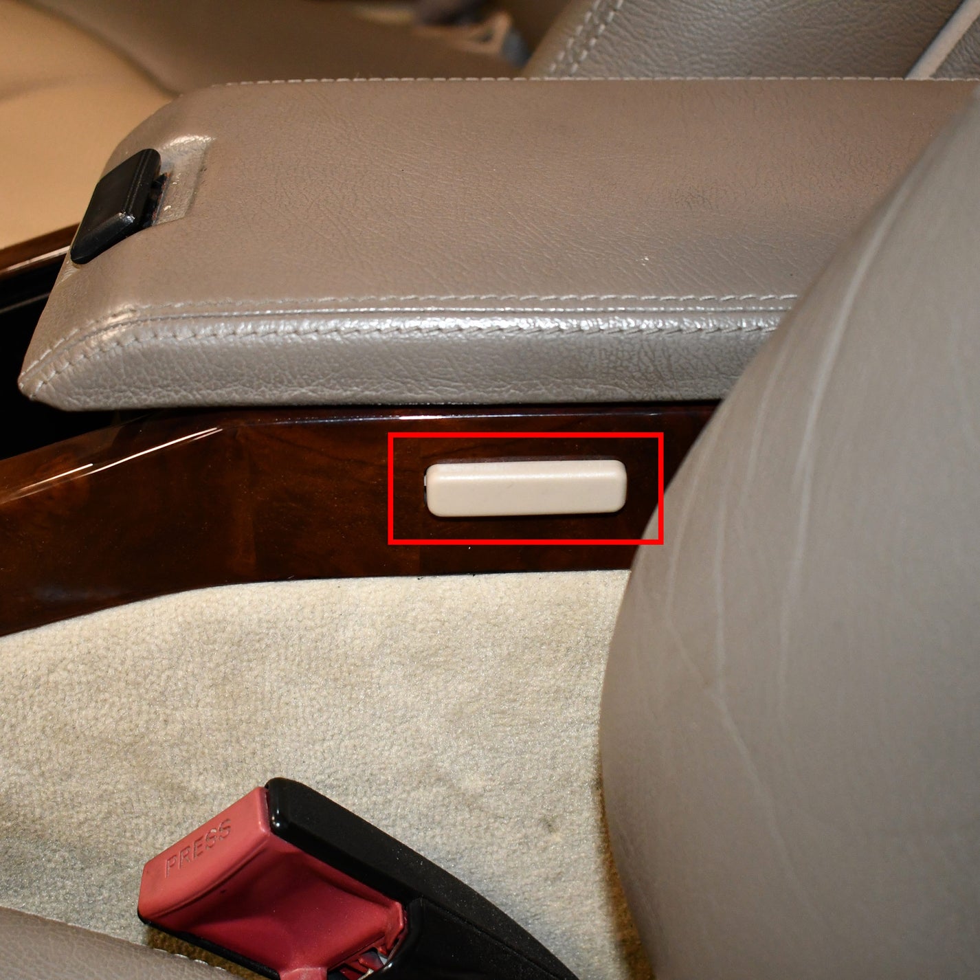 Center Console Push Button Genuine Mercedes - R129 Models 1296830088 ...