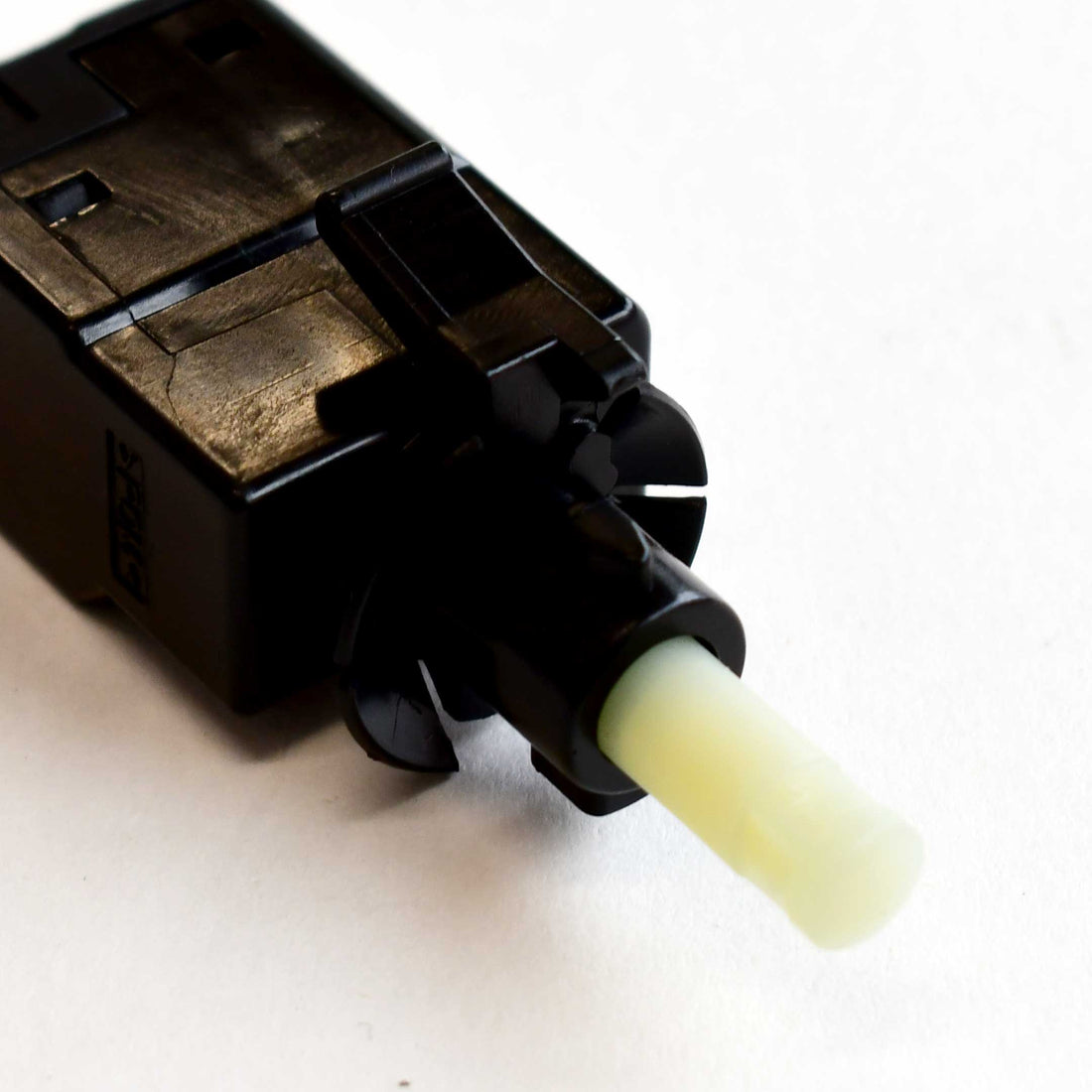 Brake Light Switch Genuine Mercedes - R129 and A124 Models – Classic ...